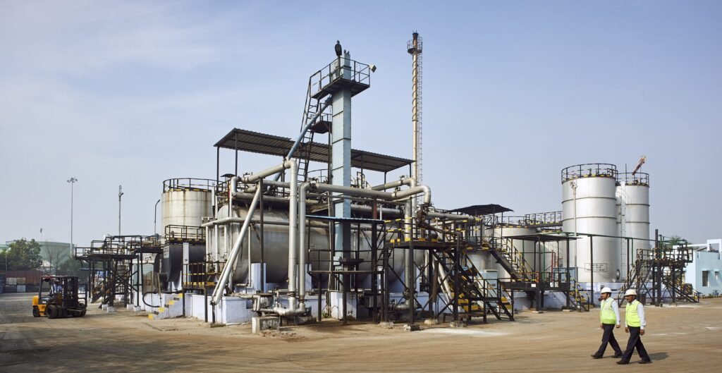 How Bitumen is Made: Complete Refinery Guide